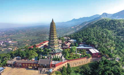 Guangsheng Temple with Ancient Chinese Buddhist Buildings，Murals ...